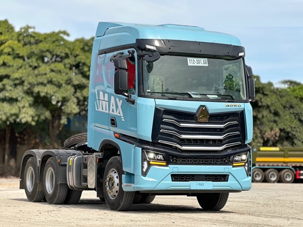 Xe đầu kéo Howo Max 460HP - Hỗ trợ lăn bánh 85%